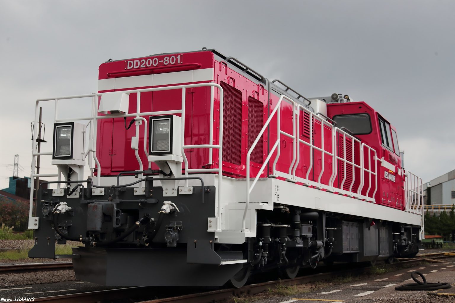 【京葉臨海鉄道】DD200形801号機電気式ディーゼル機関車「RED MARINE」本格導入に向けて ＜Photo report＞ | 鉄道ニュース News TRAINS ニューストレインズ